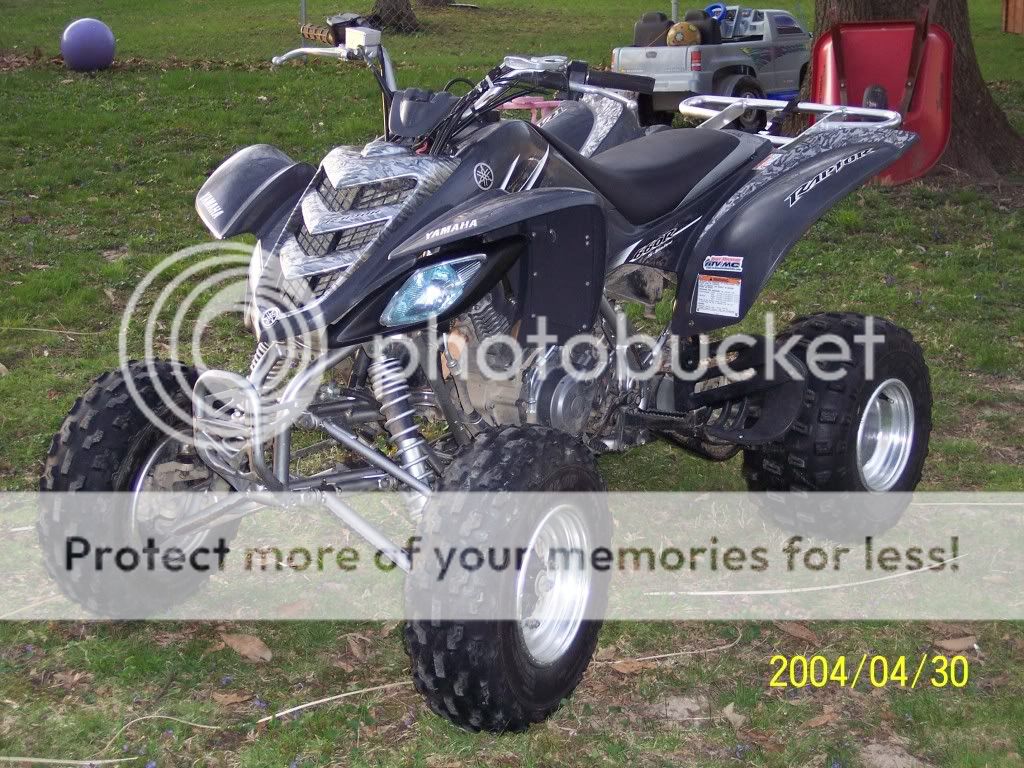 Heres my baby.. 05 raptor 660r se.